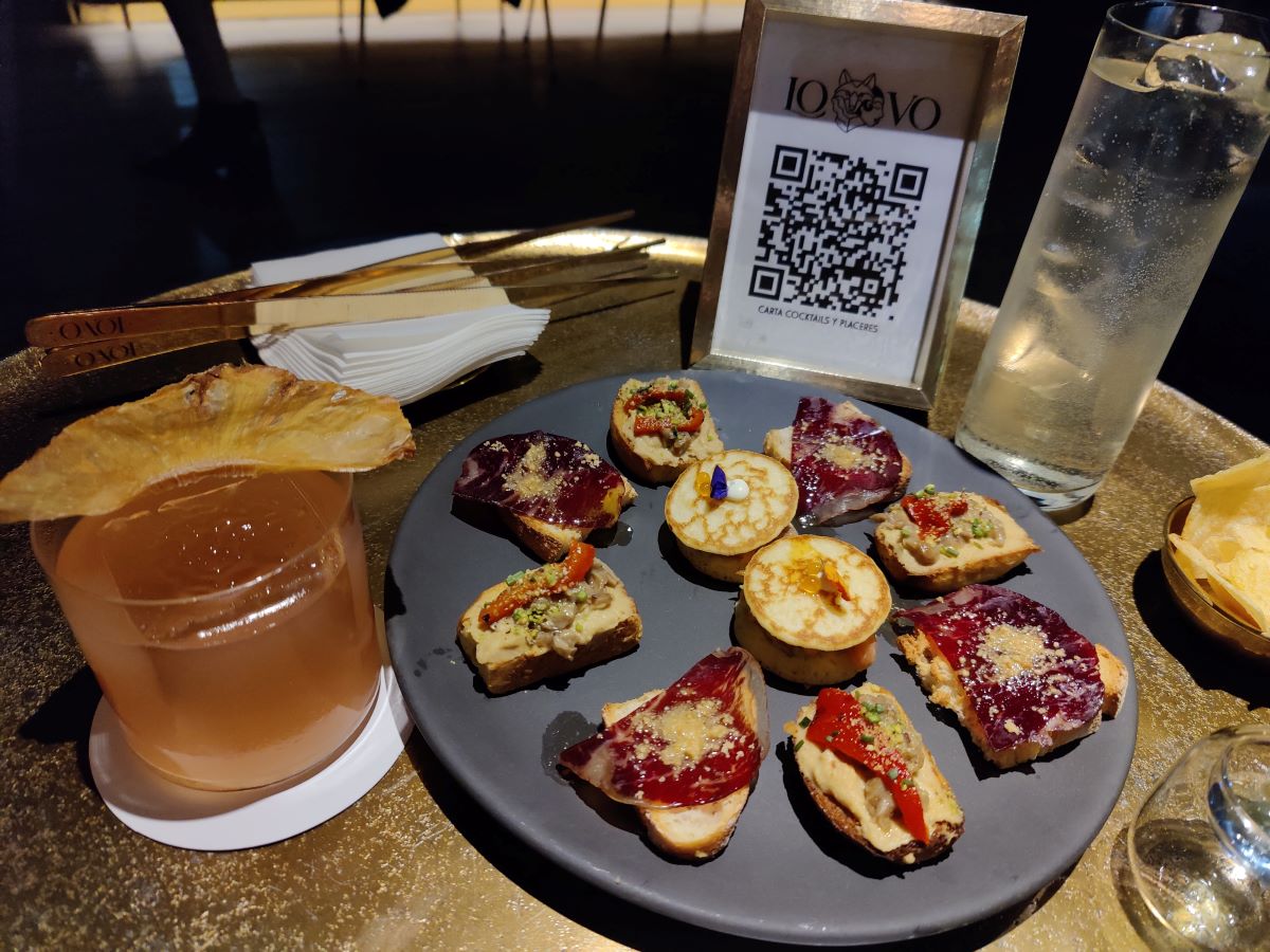 LOVO COCKTAILS & BAR nos presenta su nueva fiesta Josephine Socialité ...